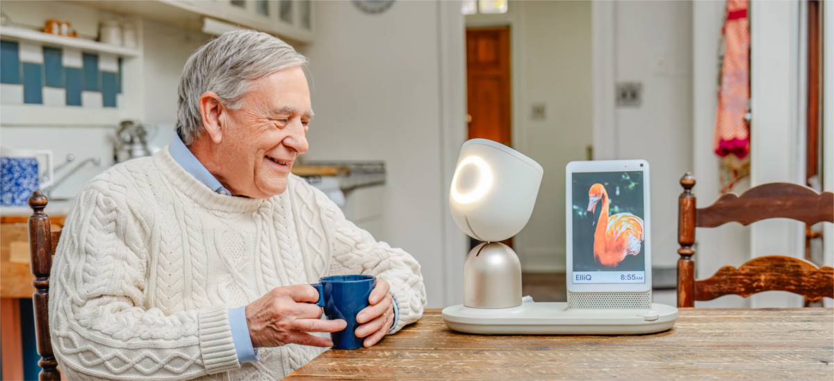 [ElliQ Review] “AI Roommate” for Solitude ｜Updates, User Reviews, and ...